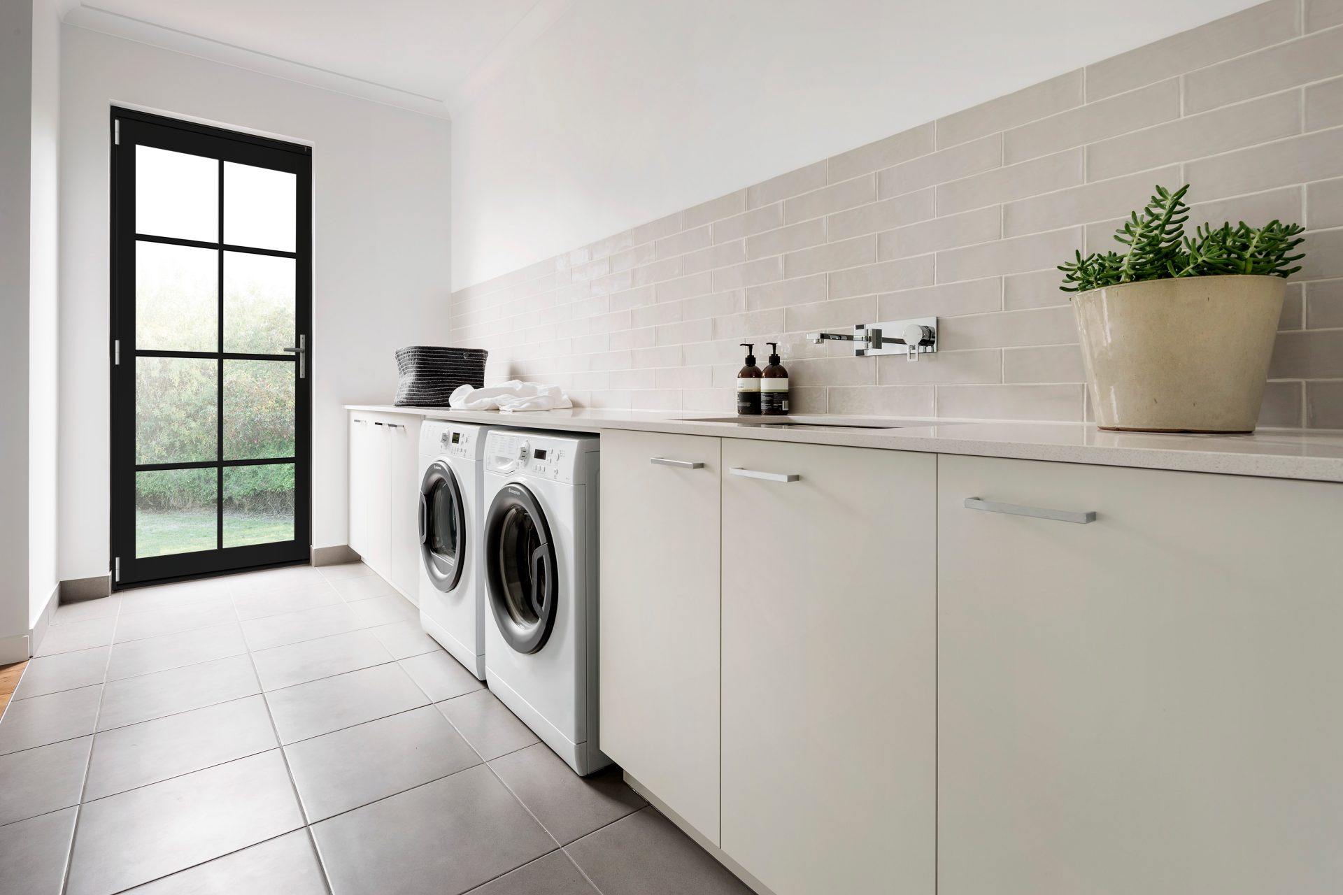 Lineage Collection - A&L Windows